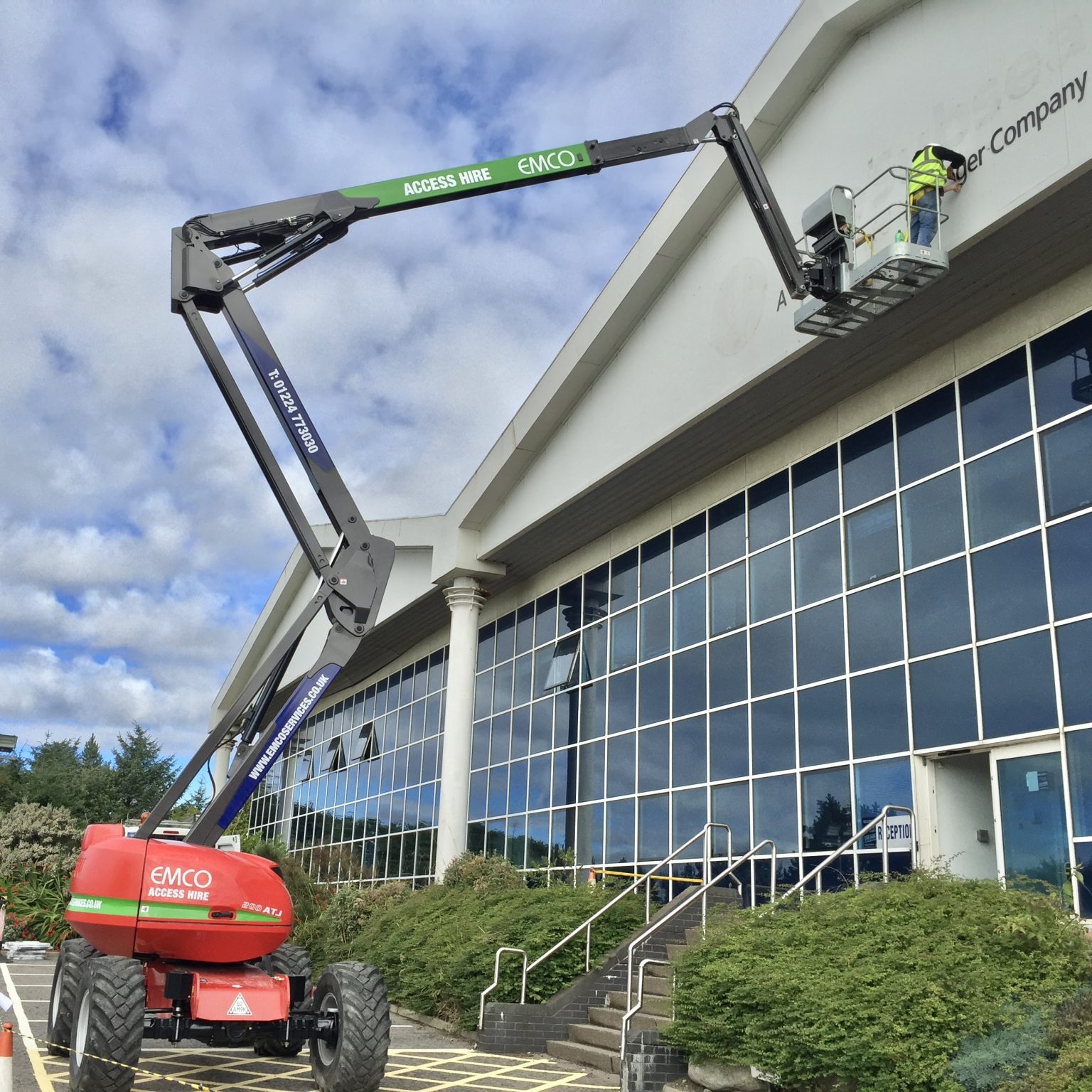 Cherry Pickers Archives - EMCO SERVICES